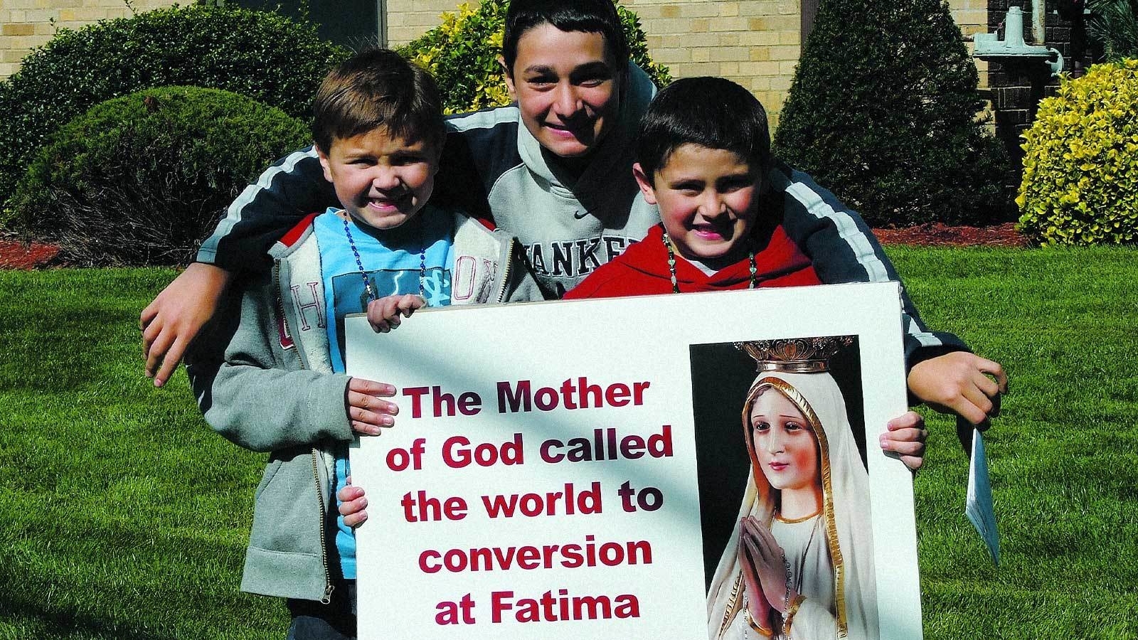 10 Reasons to Pray a Public Square Rosary - ISFCC